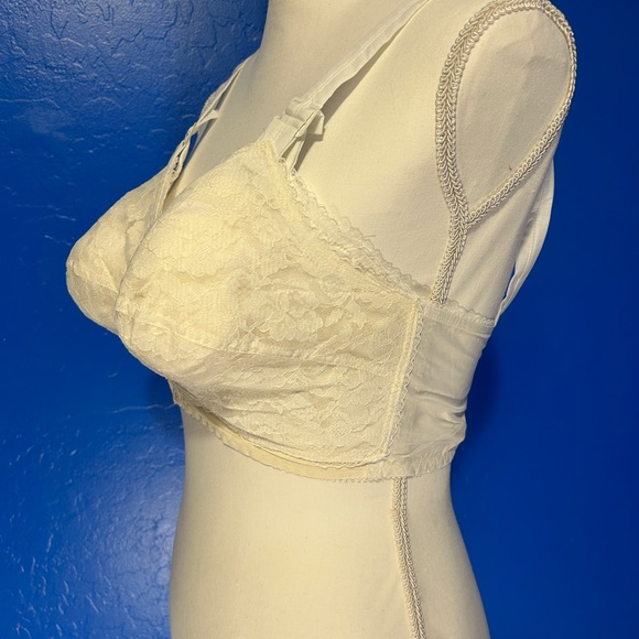 Figurettes | Intimates & Sleepwear | Vintage 95s Figurettes Floral Lace ...